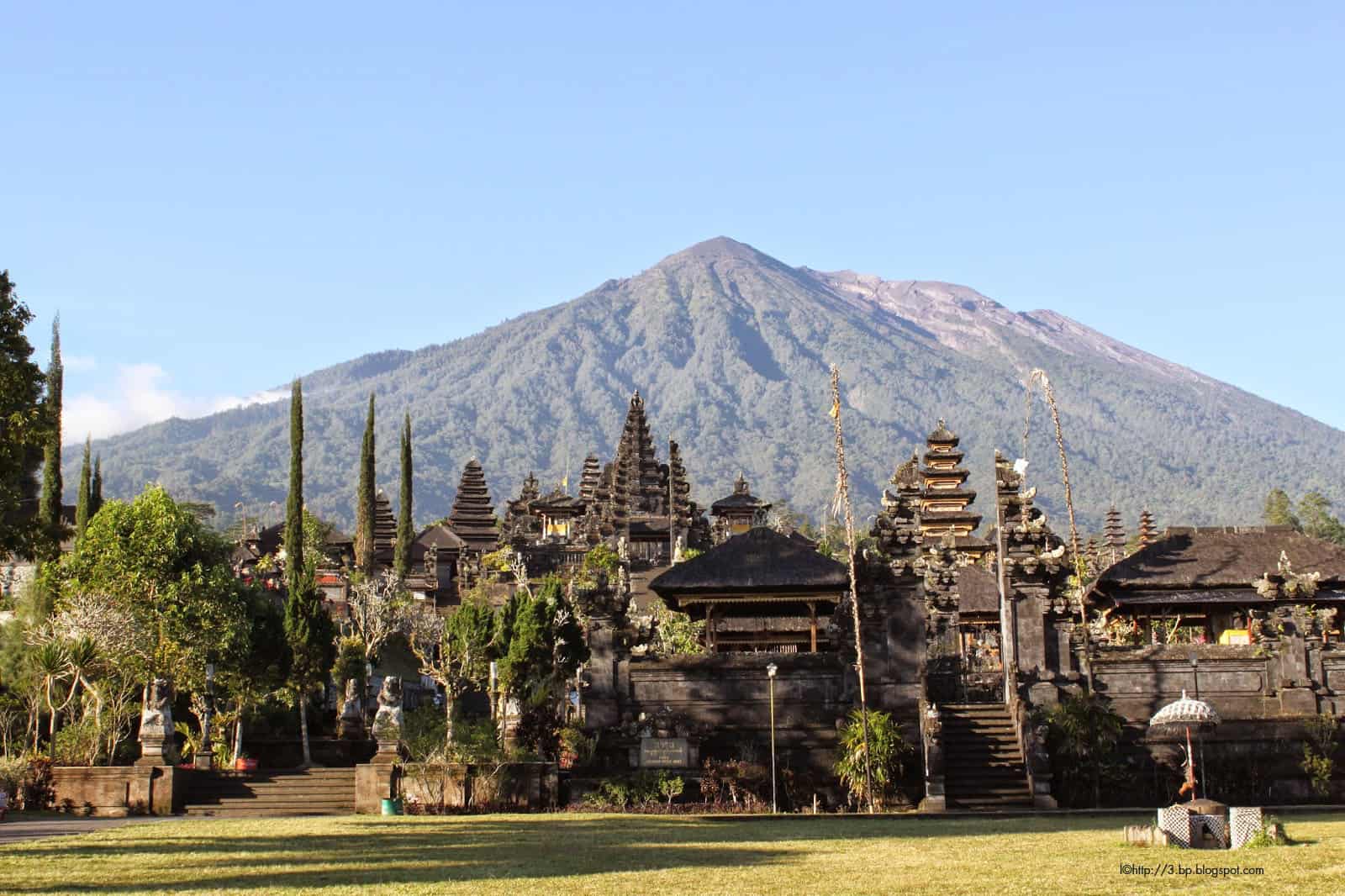 7 Gunung di Bali: Nikmati Keindahan Alam yang Menakjubkan