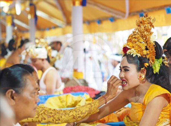 8 Upacara Adat Bali: Ritual Keagamaan yang Mengagumkan
